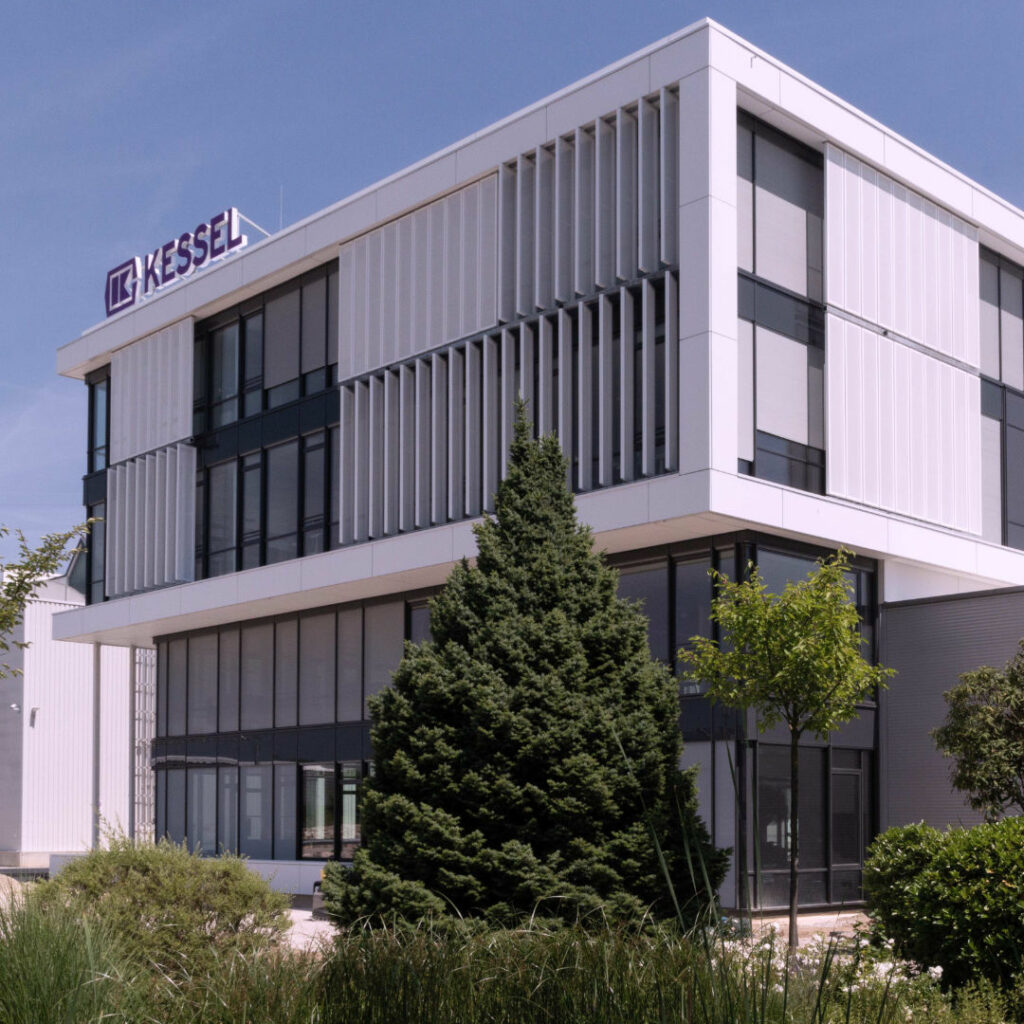 Neubau KESSEL AG - Innenarchitektur für modernes Bürogebäude